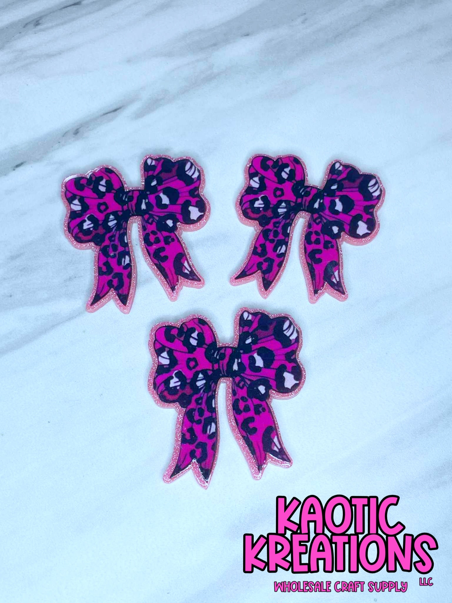 FLATBACK ACRYLIC PINK LEOPARD BOW F142 (1ct) – Kaotic Kreations