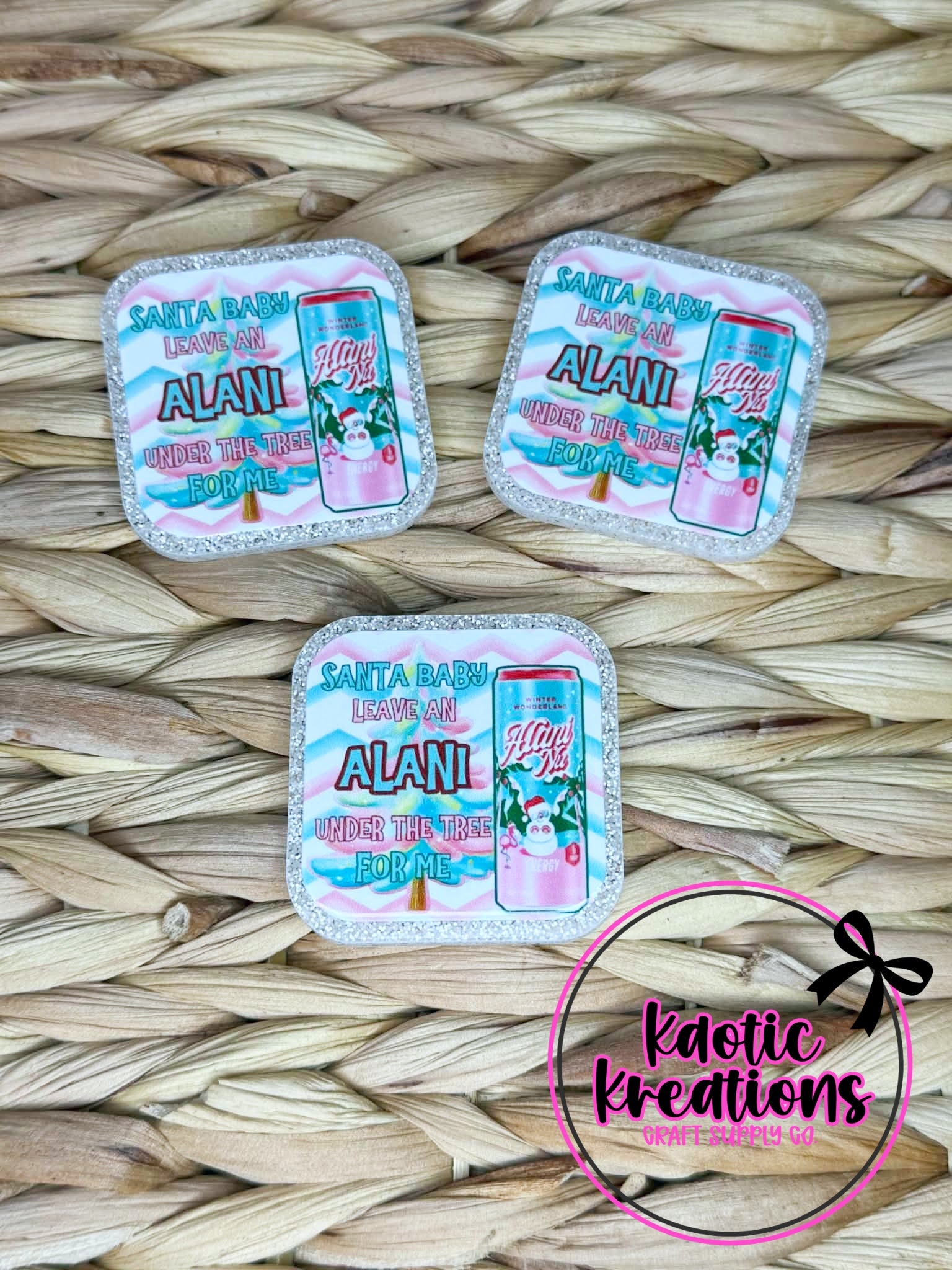 *CUSTOM* FLATBACK ACRYLIC 42mm X 42mm ALANI F111 (1ct) – Kaotic Kreations