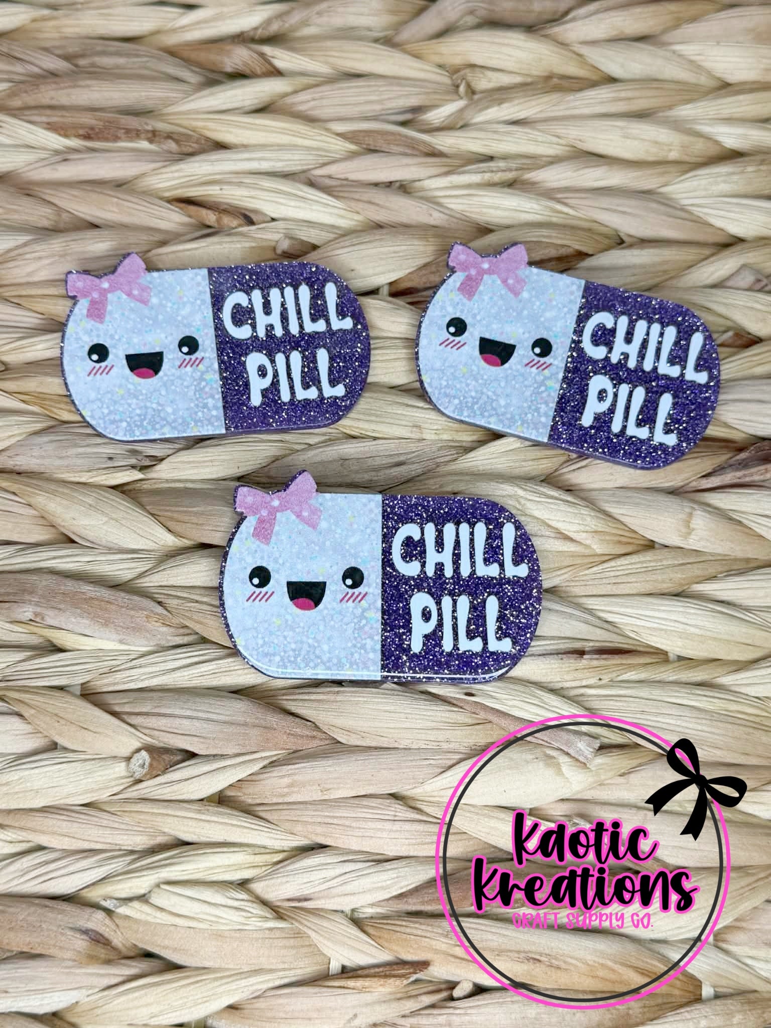 FLATBACK ACRYLIC CHILL PILL F83 (1ct) – Kaotic Kreations