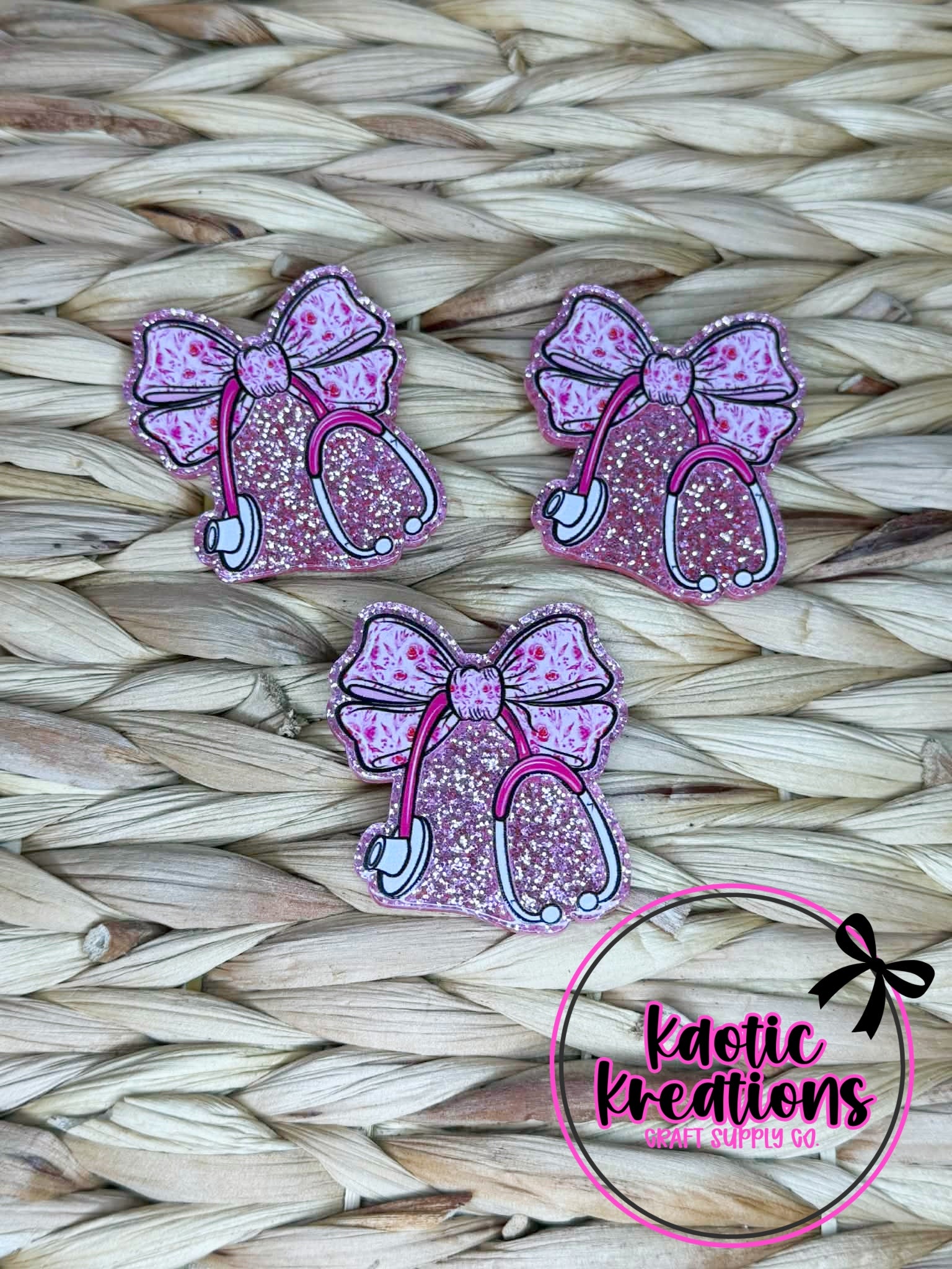 FLATBACK ACRYLIC PINK STETHOSCOPE BOW F91 (1ct) – Kaotic Kreations